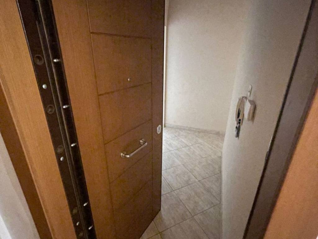 Rent Apartment Thessaloniki - Center. 2-room flat in Εγνατία, 12 ...